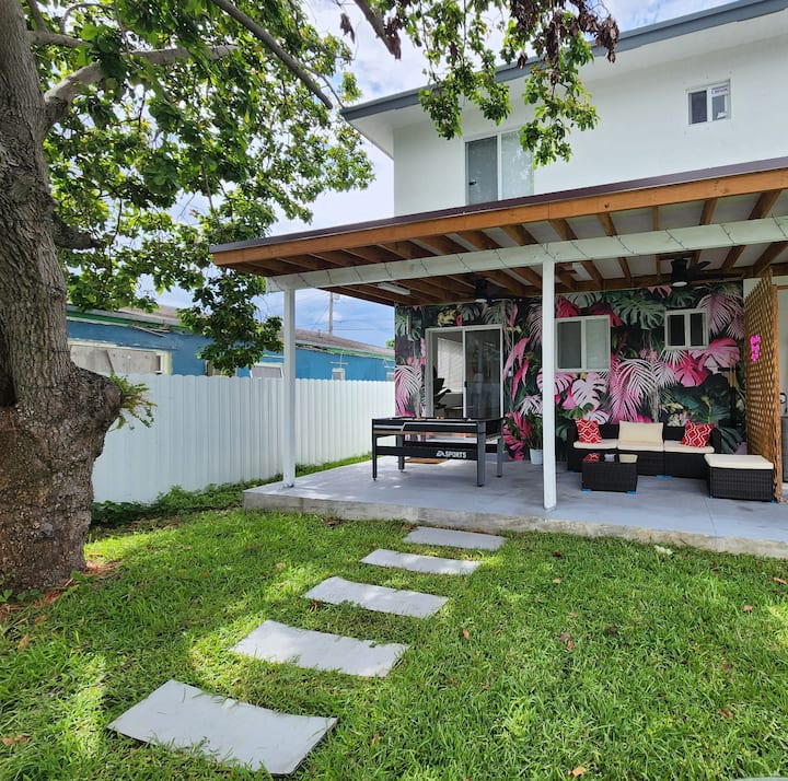 The 305 - Miami Lakes, FL
