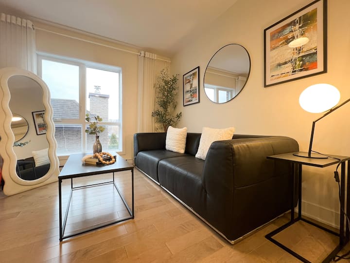 Bright Cozy Apt W/2 Queen, Parking, Gym,airport&dt - LaSalle