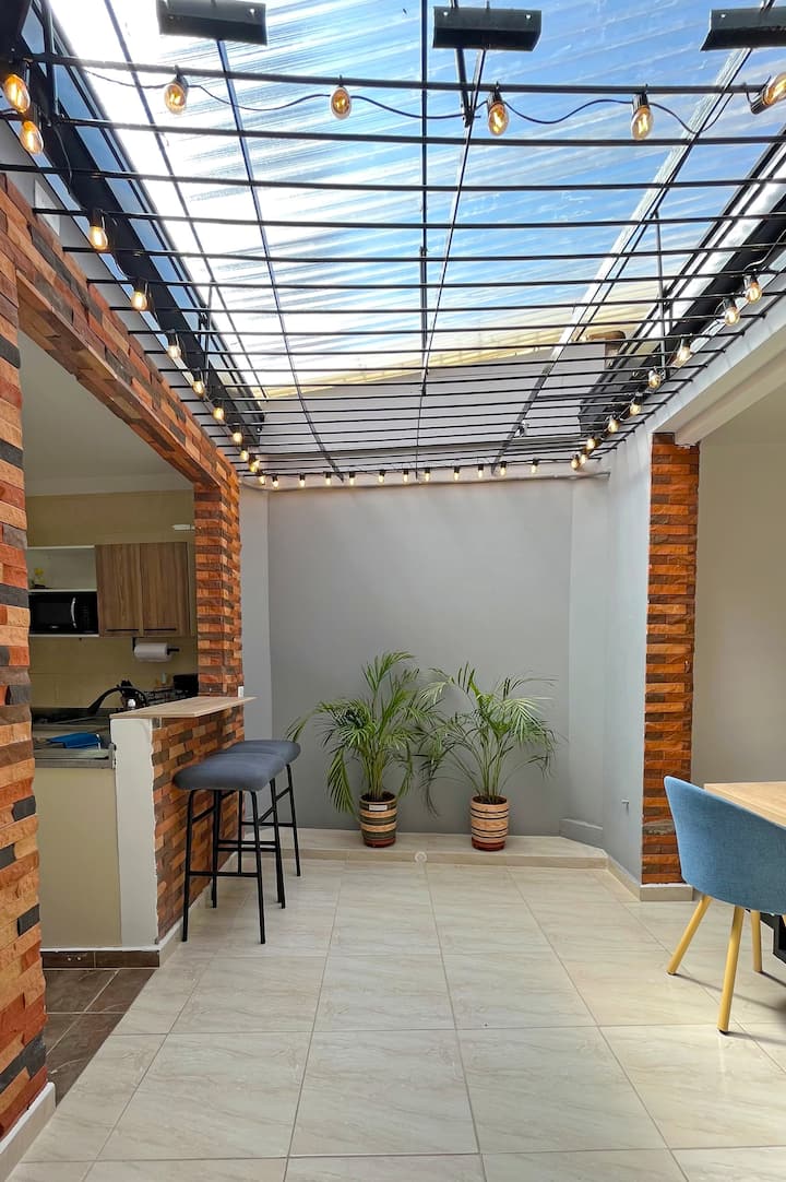 Fast Wifi, Ac & Sun – Beautiful Home In Laureles - Colombia