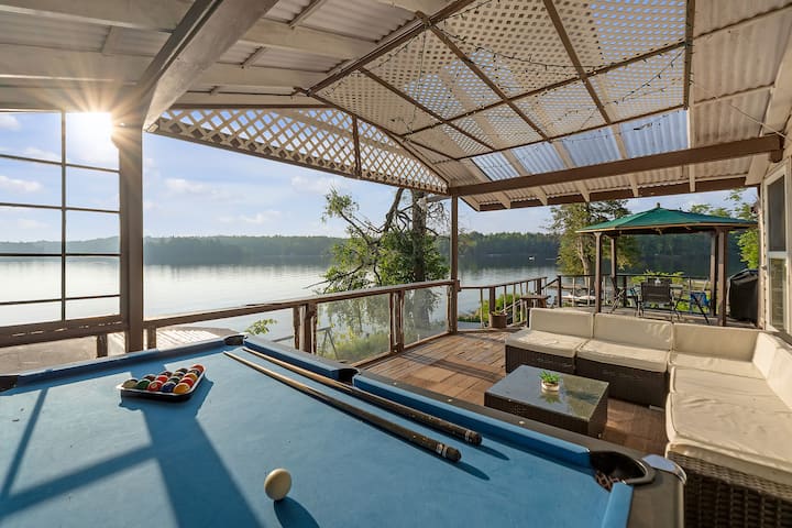 Lakeside Kawartha Lakes Cottage - Kawartha Lakes
