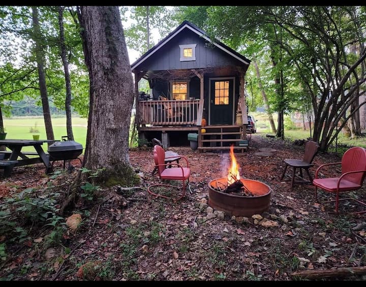 Cabin By The Creek -Patriotic Theme #3 - Mousetail Landing State Park, Linden