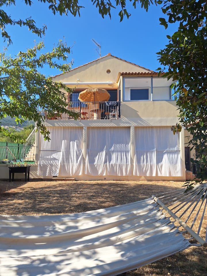 Haut De Villa F4 Climatisé Wifi Terrasse Et Jardin - Toulon