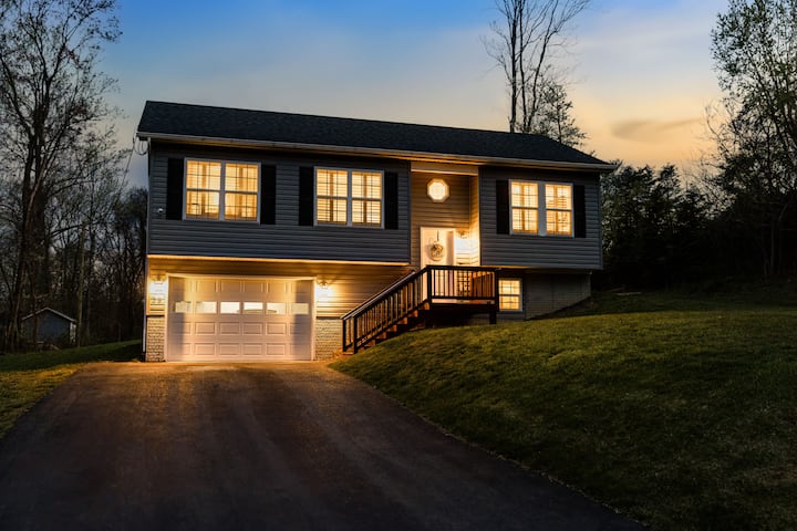 Cozy Fall Cottage With Firepit Near Trails & Sites - Harpers Ferry, WV