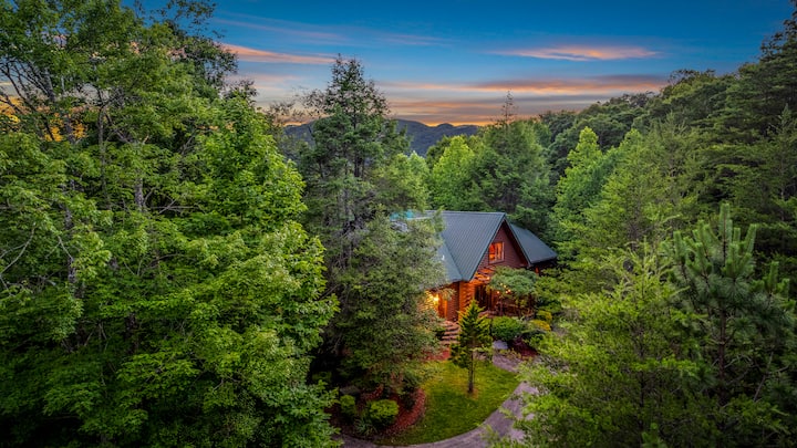 Mountain Cabin: Hot Tub-fire Pit-views-kids' Zone - Lake Lure, NC
