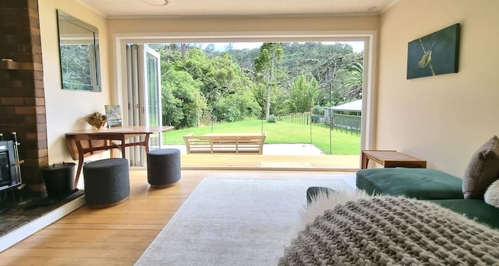 Waitakere Bird's Nest - Auckland