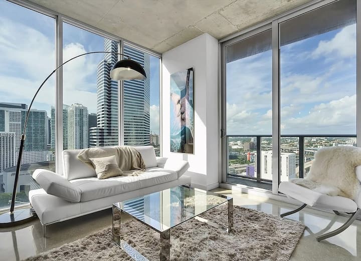 Modern Loft • 2/2 Rooftop Pool • 1 Free Parking - Miami, FL