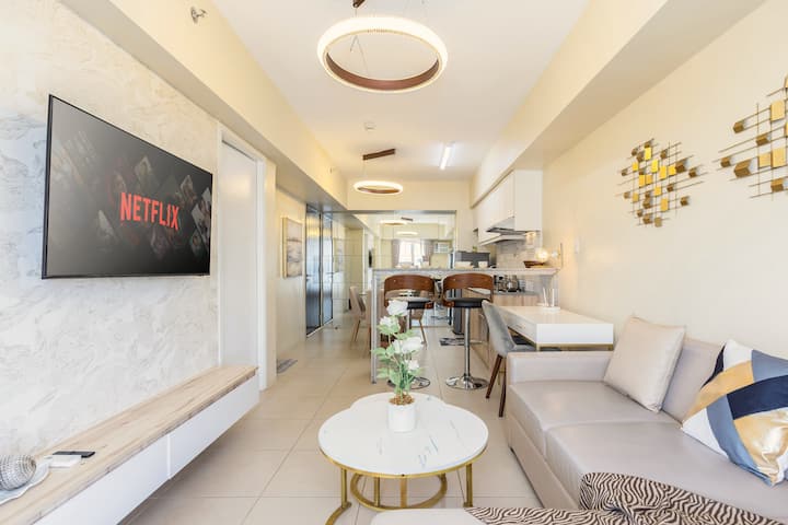 The Best 1-bedroom Unit Inside It Park • 28th Flr - Cebu