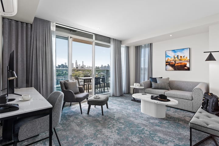 3 Bedroom - Entire Aparment With Balcony - Melbourne