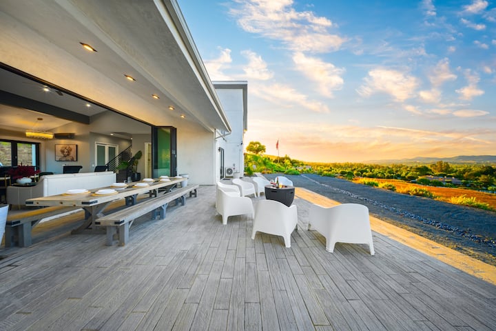 Modern Private Hilltop Mansion W/ Views - Murrieta, CA