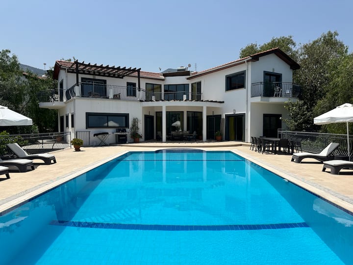 5+1 Luxury Villa. Views & More! Kyrenia - Cyprus