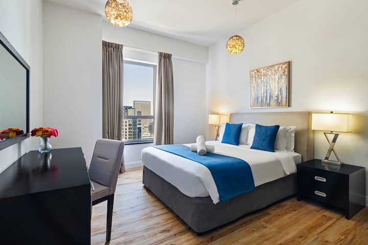 Spacious 5+1br Jbr Apt With Stunning Marina View - Dubai