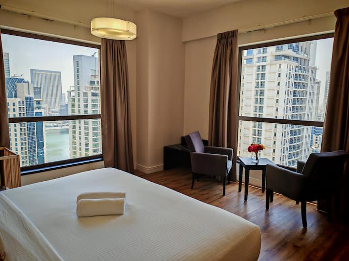 Stunning Marina View 5br + Maid Room On Jbr Beach - Dubai Marina