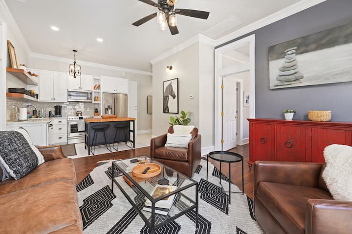 The Maverick At Theo's Off Dickson - Fayetteville, AR