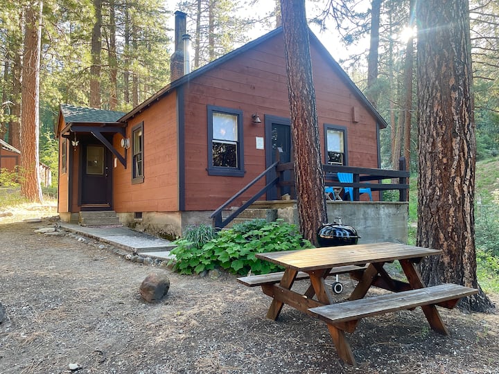 Nature Sabbatical (#6)~ Charming Cabin On 40 Acres - Graeagle, CA