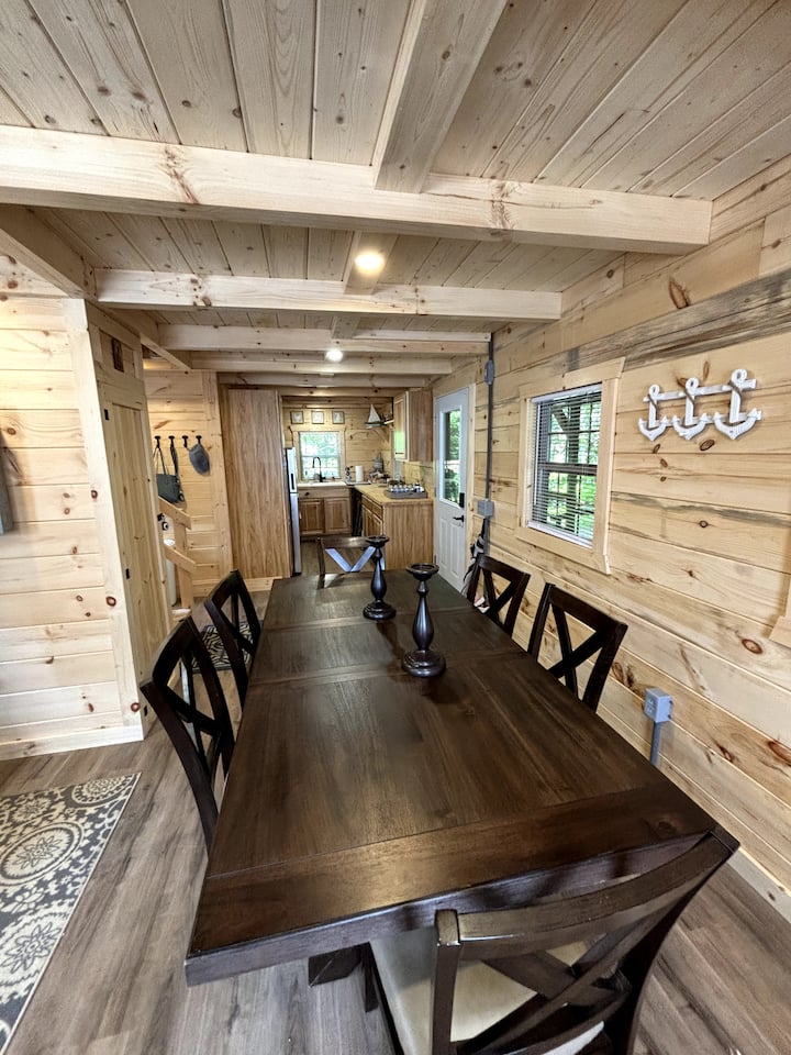 Luxury Amish Log Cabin 4 - South Haven, MI