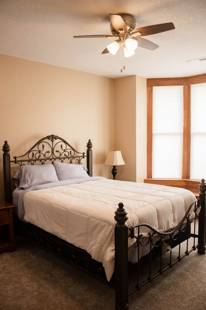 West Central Ensuite Downtown - Fort Wayne, IN