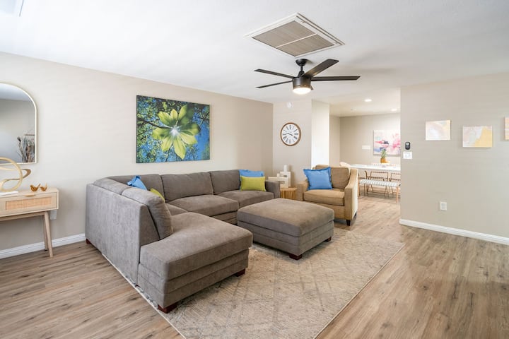 Simple, Comfy 3br Close To It All! - Phoenix, AZ