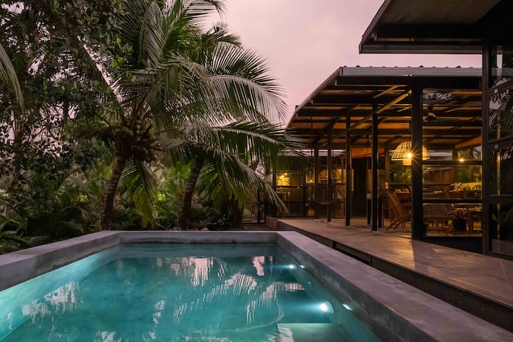 Industrial Style Jungle Oasis In Ubud - Ubud