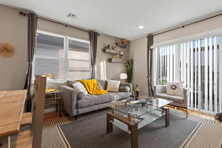 Luxury Gated Home Near Nyc/ Ewr With Free Parking. - Elizabeth, NJ