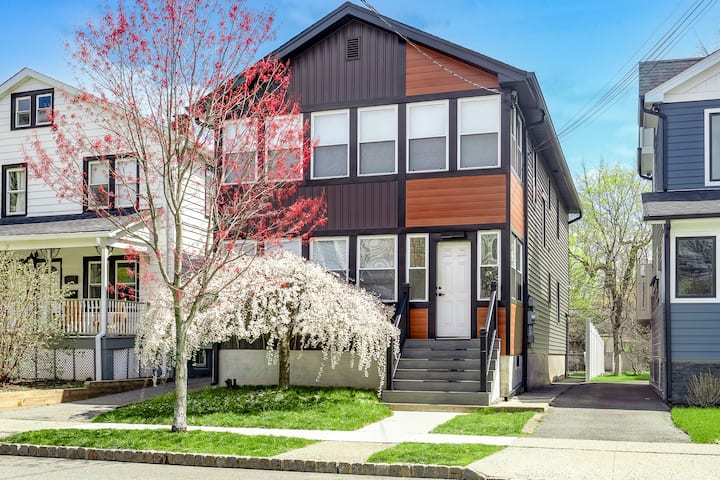 Cozy Montclair 2bd/2ba Office Pets Laundry Parking - Montclair, NJ