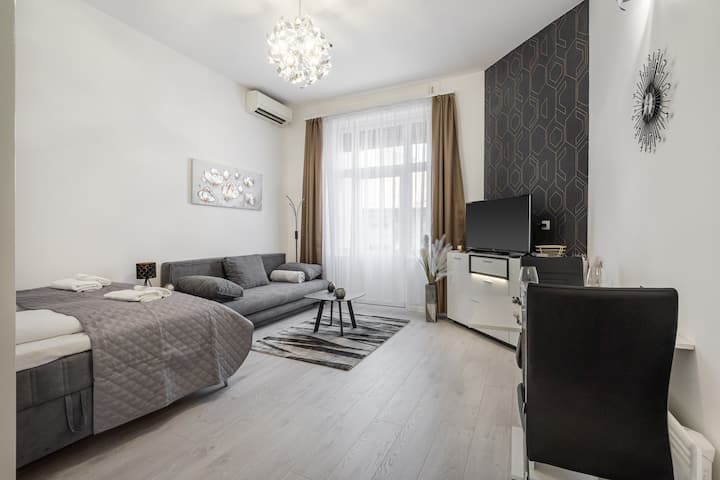 Dorsett Heights Apartment - Budapest