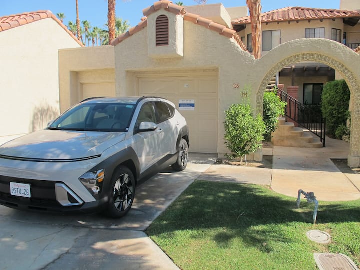 Upstairs Condo At The Oasis/patio Views - Palm Springs, CA