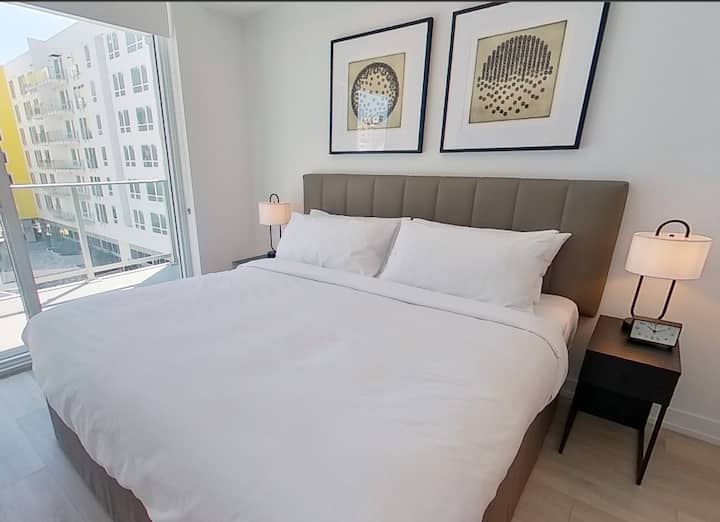 Level Long Beach - Stunning Jr. 2bd Suite - Long Beach, CA