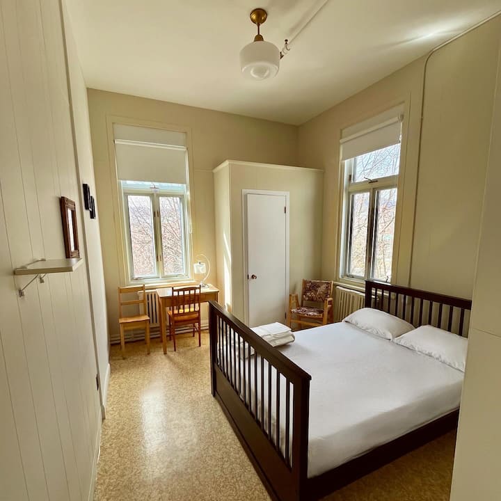 Chambre Privée -1 Lit Double- Auberge De Jeunesse - Baie-Saint-Paul