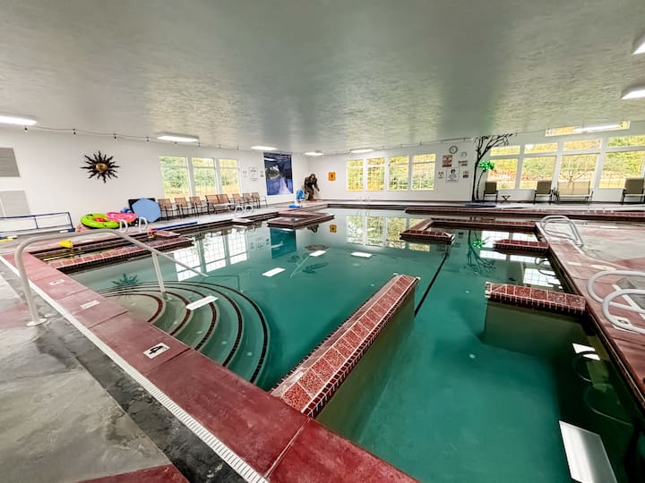 Scenic Getaway | Trails, Pond, Pool & Pickleball - Loon Lake, Lake City