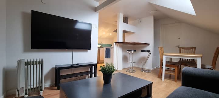 Mysig Vindsvåning Nära Parker, Idrott & City - Gothenburg