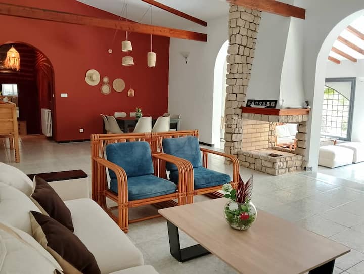 Cocon Paradisiaque : Villa Avec Piscine Et Hammam - Constantine