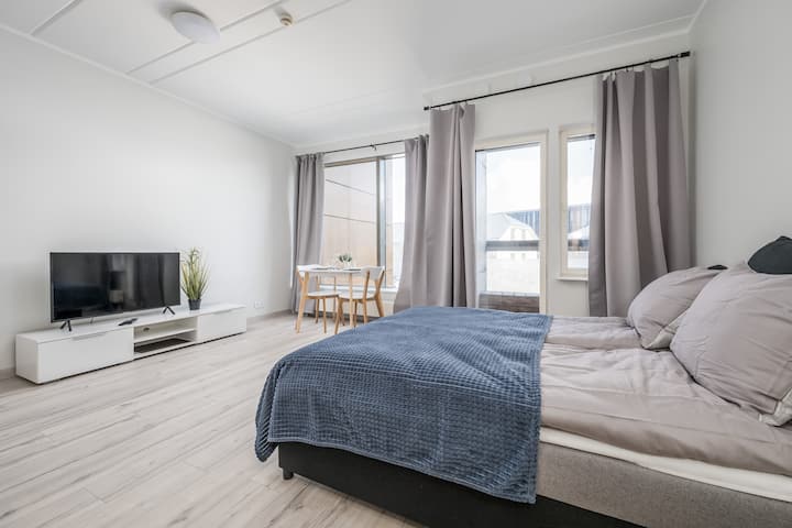Lootsi Studio/best Location/all Within Reach - Tallinn