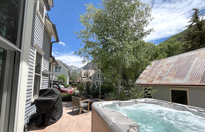 The Residence On South Oak - Downtown Convenience! - 特柳賴德