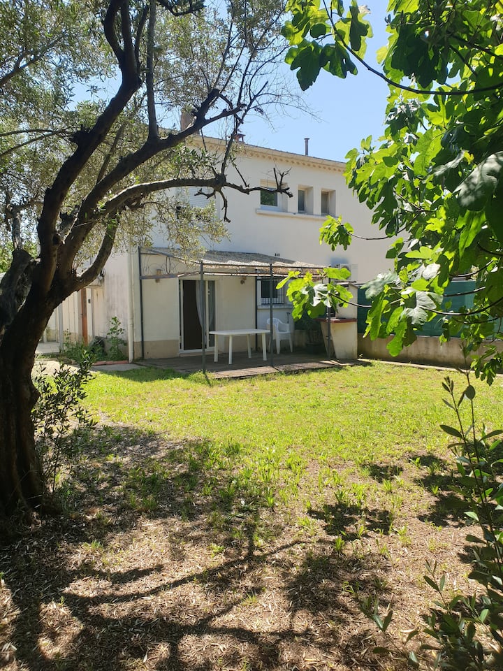 Maison 2 Chambres, Jardin Et Parking - Languedoc-Roussillon