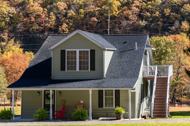 River & Mtn. Retreat |Train Access To Jim Thorpe - Tuscarora State Park, Barnesville