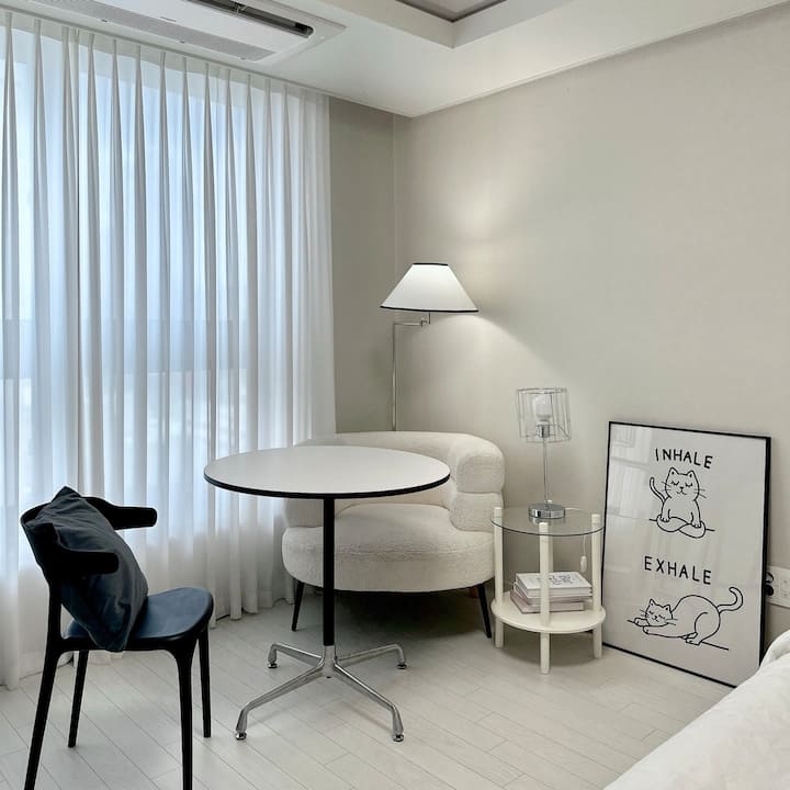 (리뷰이벤트 12시퇴실)동성로머뭄,스탠다드, 암막커튼 - Daegu