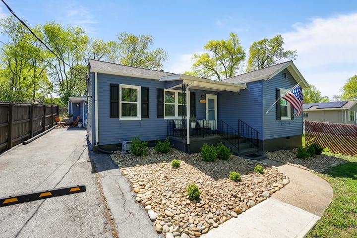 Furnished 3br W/ Mil Suite Near Downtown Knoxville - Knoxville, TN