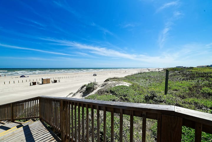 Boardwalk To The Beach! Ground Floor 1 Bed/2 Bath - Port Aransas, TX