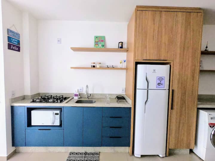 Segurança, Garagem, Ar Condicionado E Mercado 24h - Florianópolis