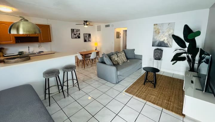 Apt Sobe Free Parking & Balcony 6 Min To Ocean Dr. - Miami Beach