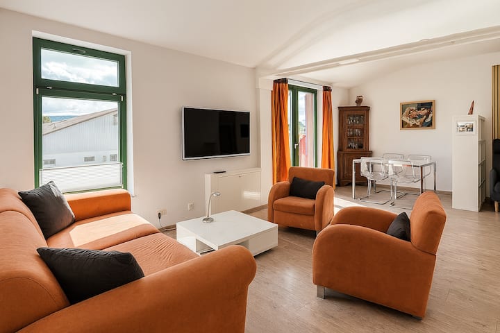 80 M² Ferienwohnung ∙ 1 Schlafzimmer ∙ 2 Gäste - Leinefelde-Worbis