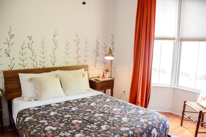 Vintage Riverside Cottage W/ King Bed - Jacksonville, FL