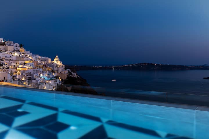 13-bedroom Seaview Casa W Pool & Multiple Jacuzzis - Oia
