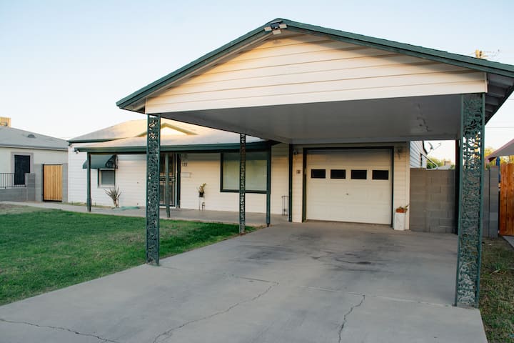Charming 3-bedroom Family Getaway In Goodyear - Avondale, AZ
