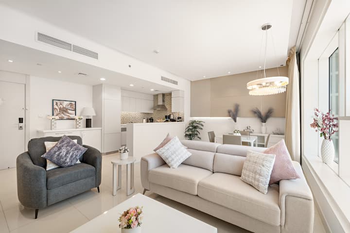 Chic 1br Apt W/ Sofa Bed, Pool & Burj Khalifa View - United Arab Emirates