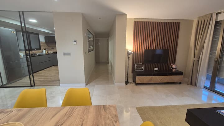 Piso De La Noria - Amplio, Moderno Y Bien Ubicado - Cangas