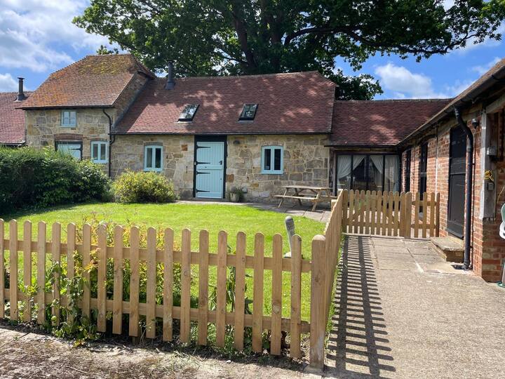 Friesian Cottage In East Sussex - Kent