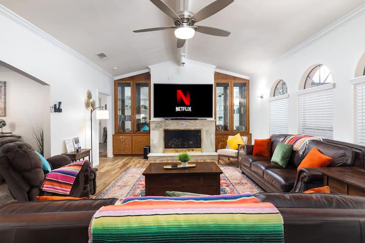 Spanish Hacienda-pool-2 Game Rooms-family Retreat - San Antonio, TX