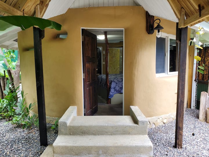 Cozy Secluded Cottage W/ A/c, Pool & Beach Access - Jamaika