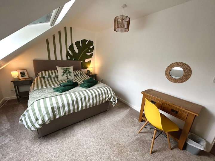 Hedgehog Den Large Dog Friendly Garden With Hottub - Dereham